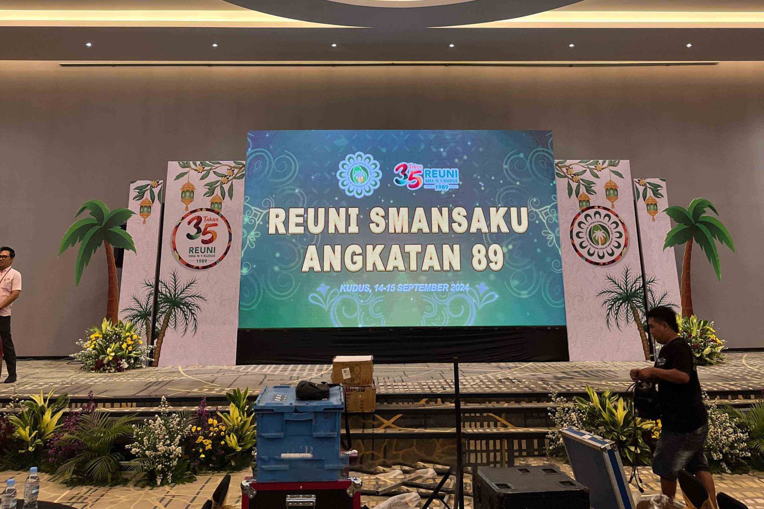 Tema Backdrop untuk Reuni Kelas yang Dijamin Seru dan Memorable - Jasa ...
